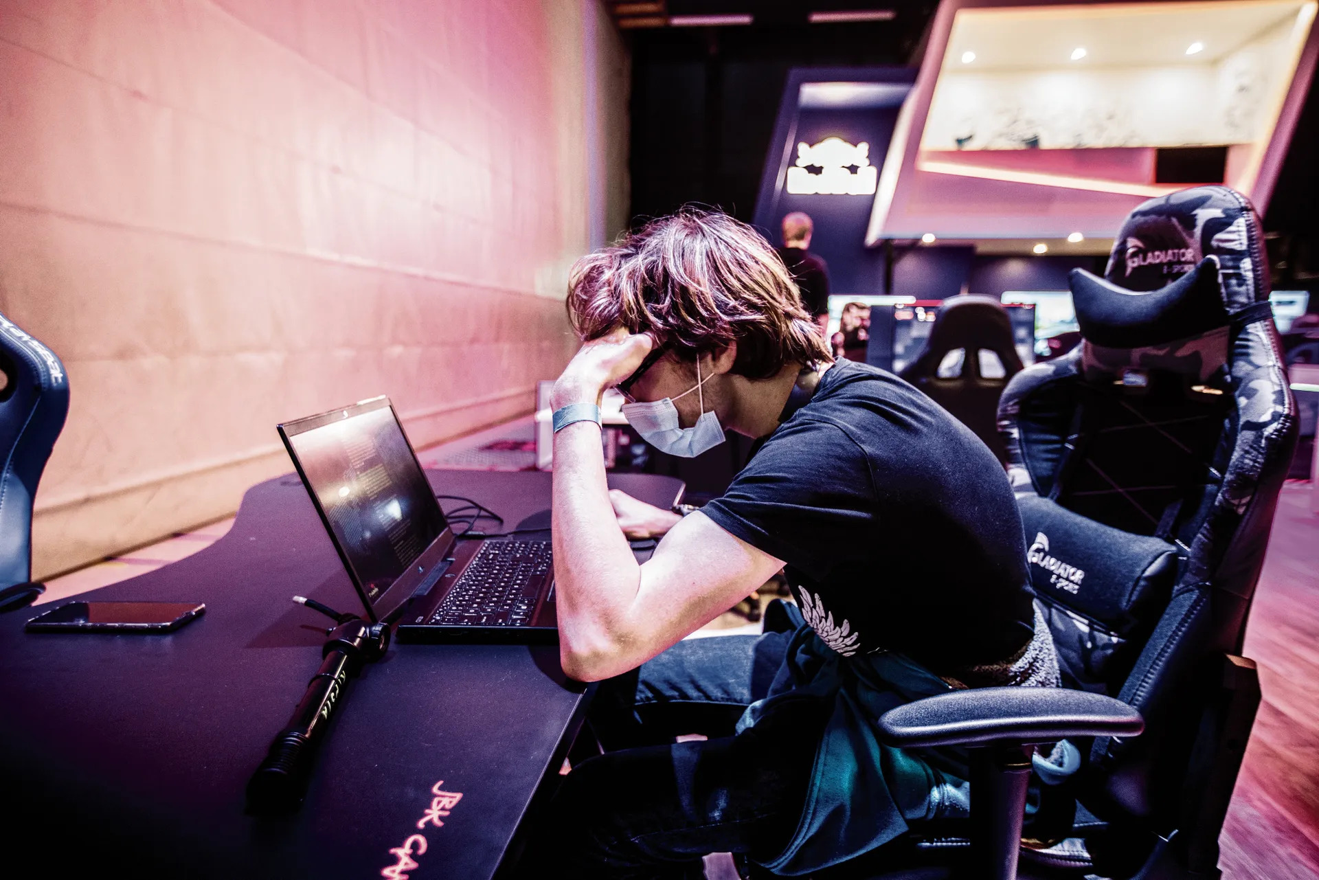 Hacker Frank (15) wilde maar één ding: dat ‘lousy’ T-shirt verdienen ...